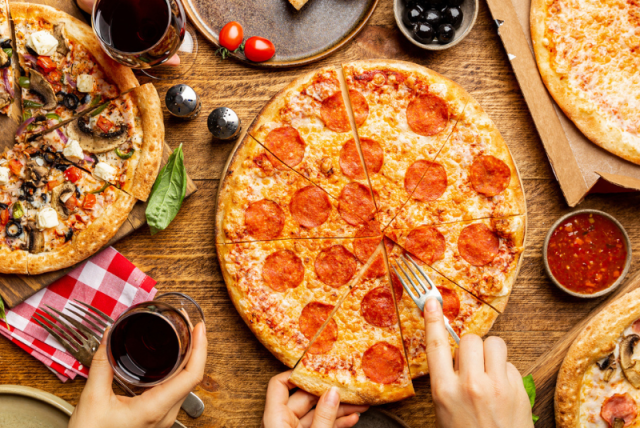 ¿Una pizza de 30 cm o dos pizzas de 20 cm? Inteligencia artificial ...