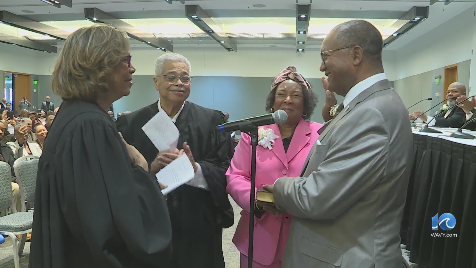 Jimmy Gray sworn-in as Hampton's mayor