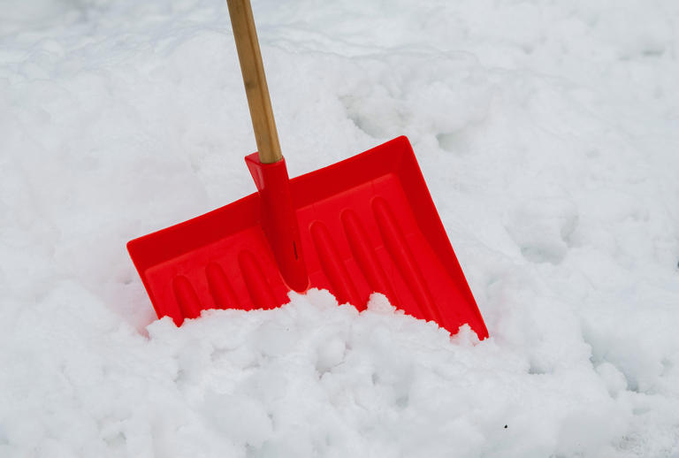 Leeds weather: Full list of school closures and delayed opening times ...