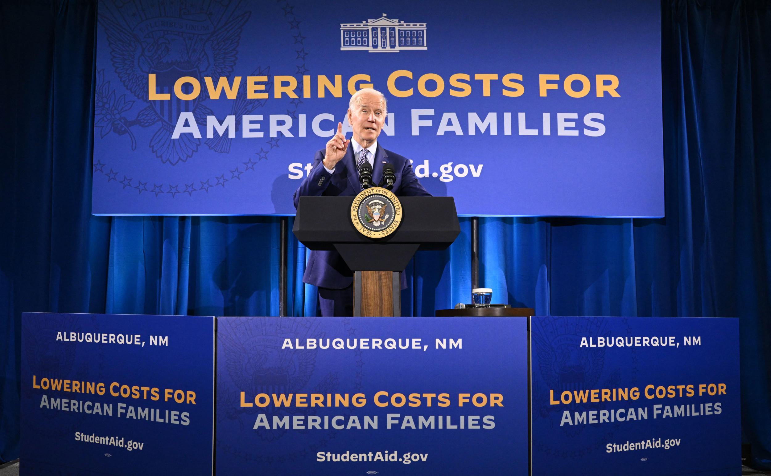 Should You Refinance Your Student Loans? Who Benefits the Most