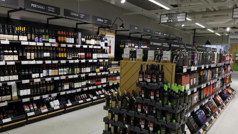 Nämä ovat Alkon viime vuoden myydyimmät tuotteet - yllättääkö?