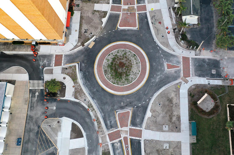 Downtown Sarasota roundabout at Ringling Boulevard & Pine Place opening ...