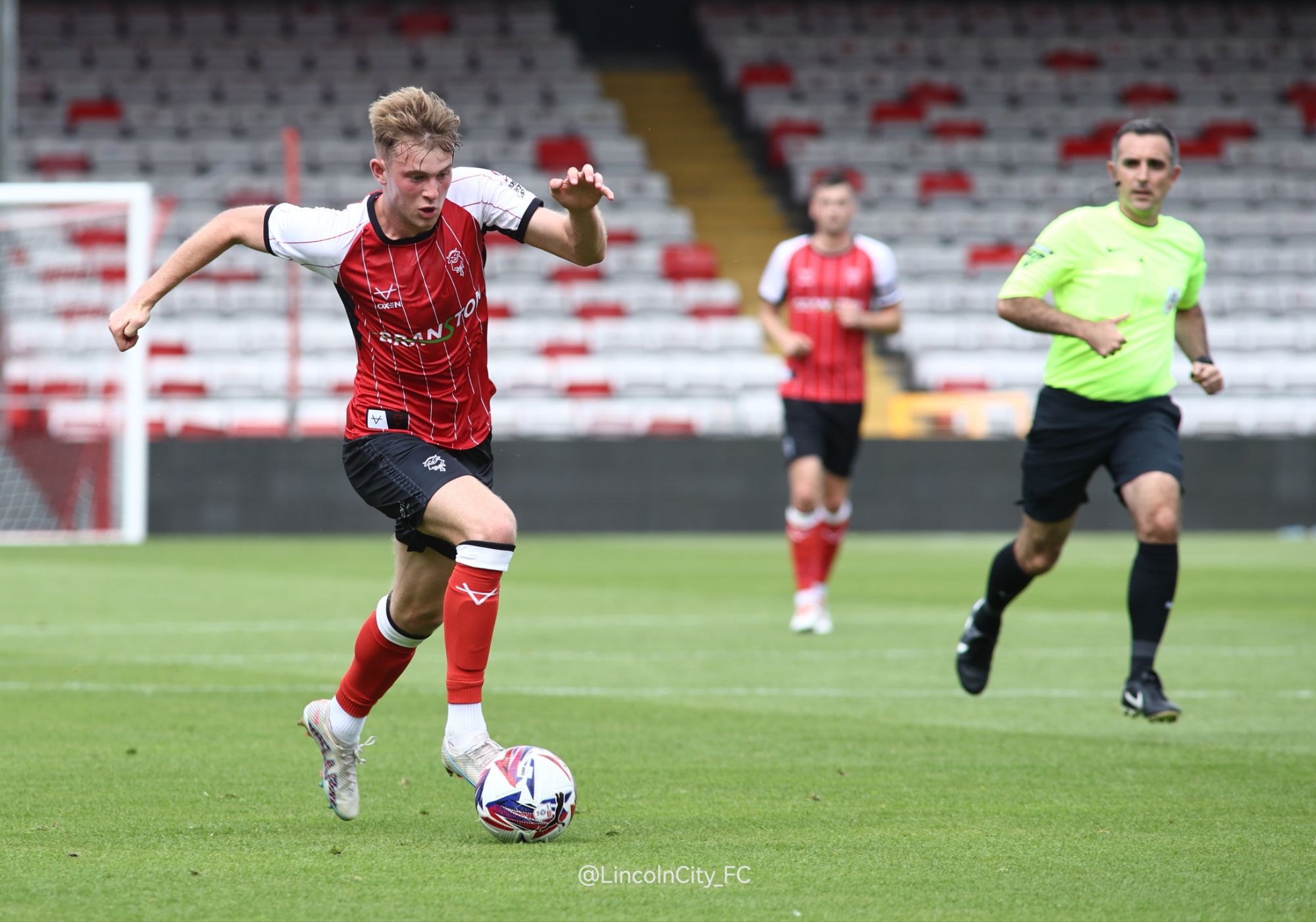 Imps Midfielder Reportedly Poised To Join League One Rivals