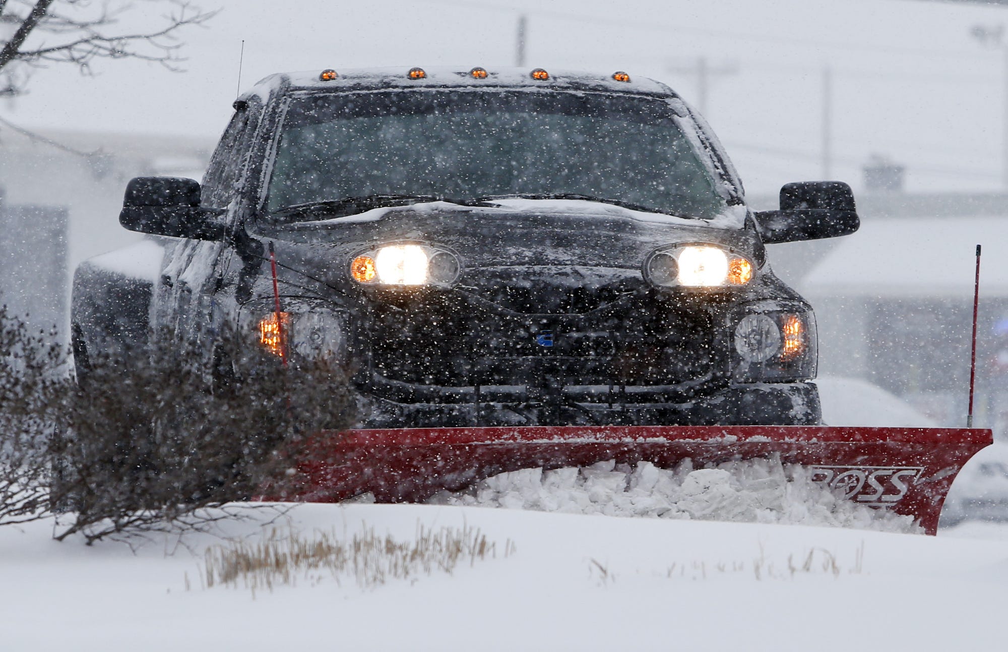 What to pack in a winter emergency kit for your vehicle