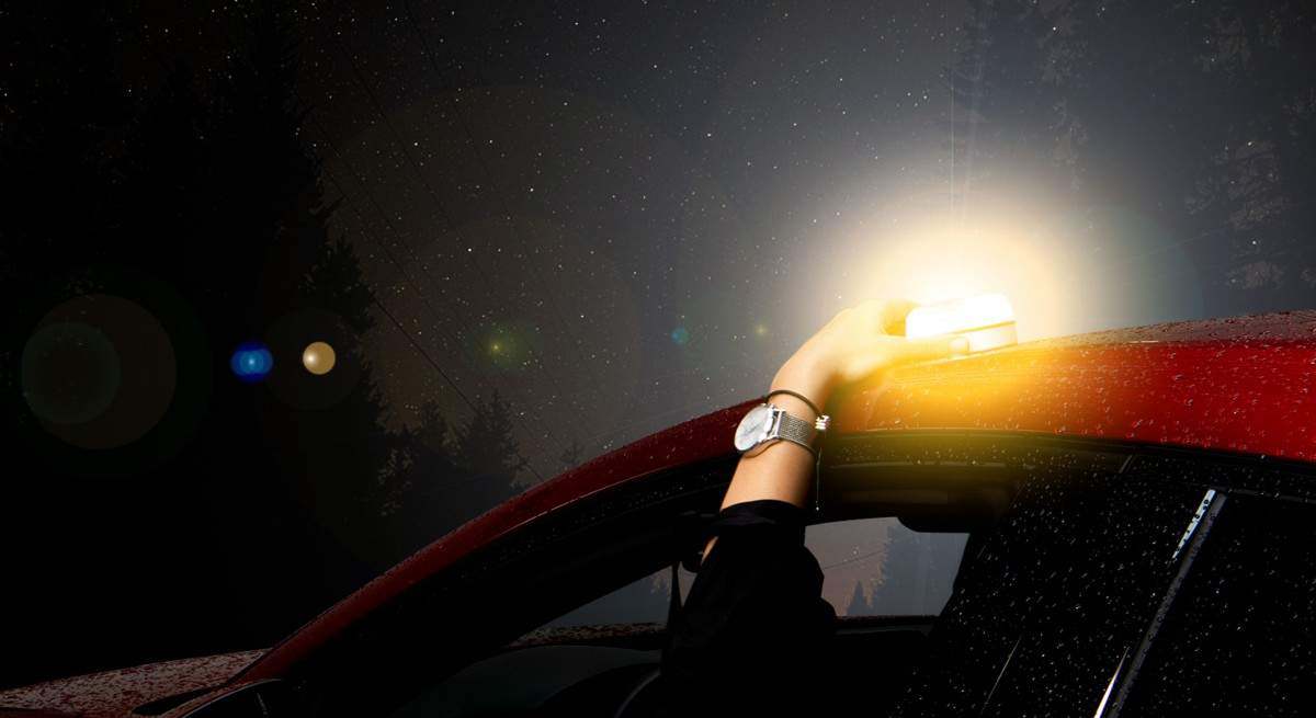 Cómo saber si una luz V-16 (la sustituta del triángulo de emergencia ...