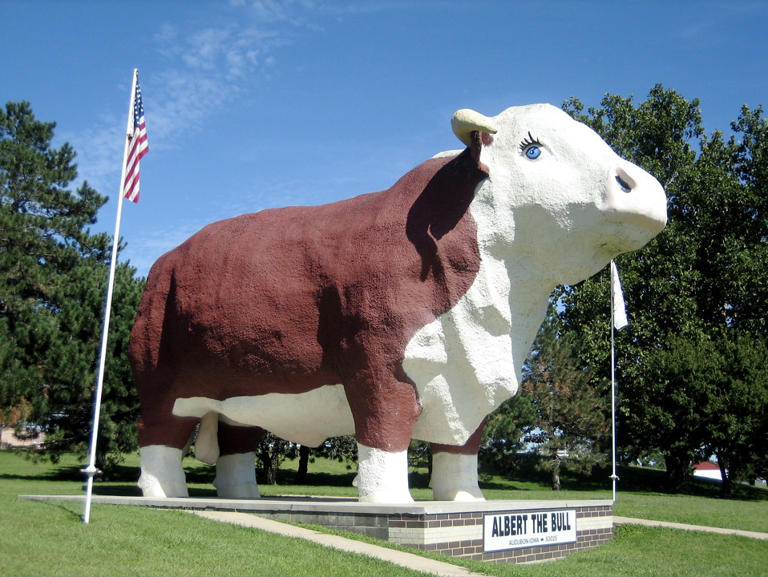 Roadside Attractions in Iowa: Discovering Quirky and Unique Landmarks ...