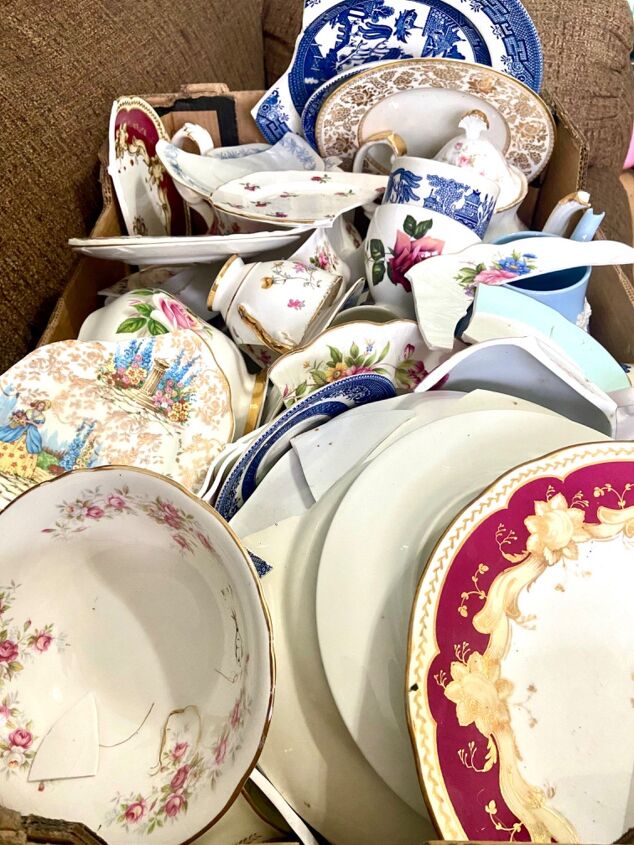 How to Upcycle Vintage Plates Into Wall Art Must Have!