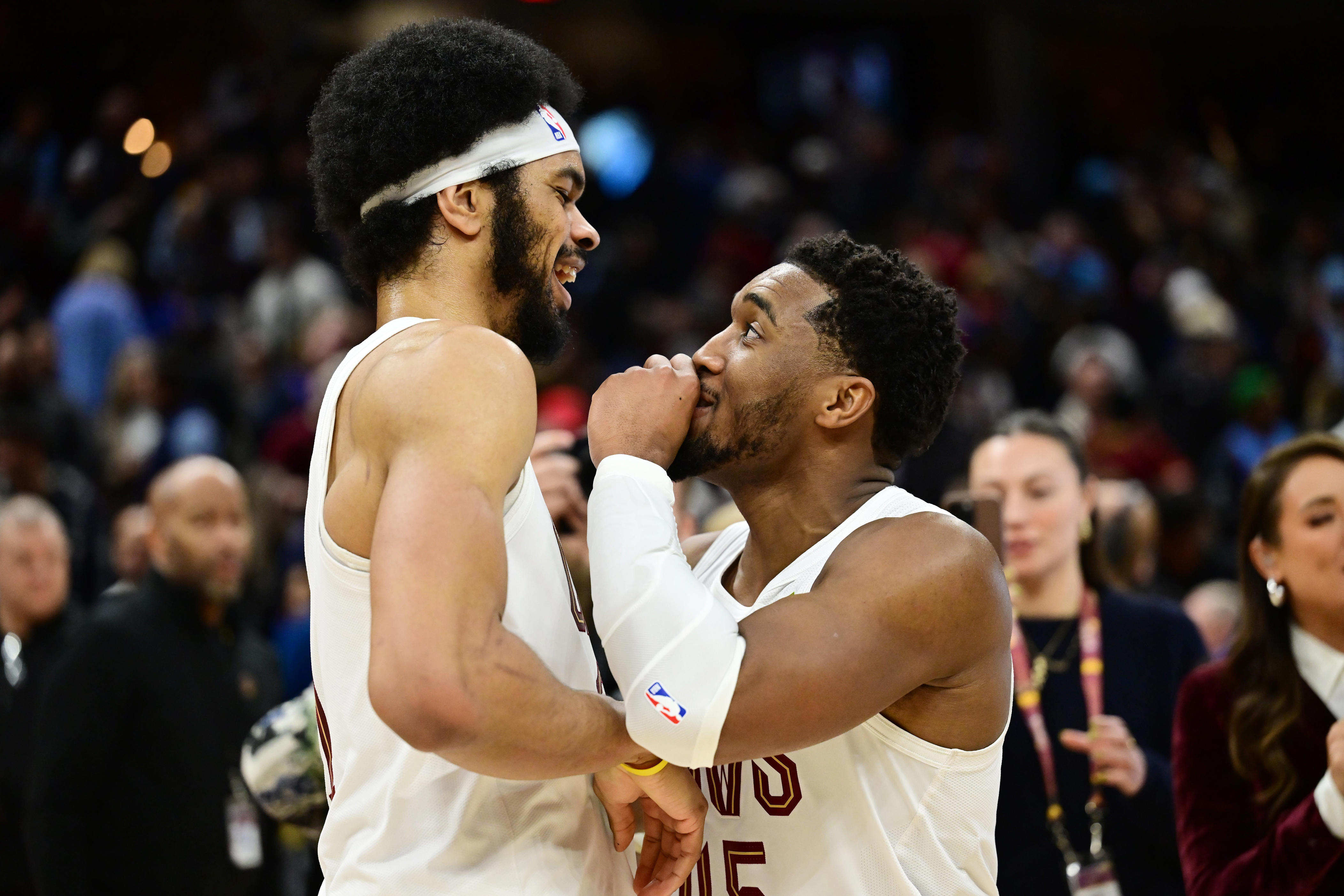 Cavs beat Thunder on national stage, reinforce they're championship ...