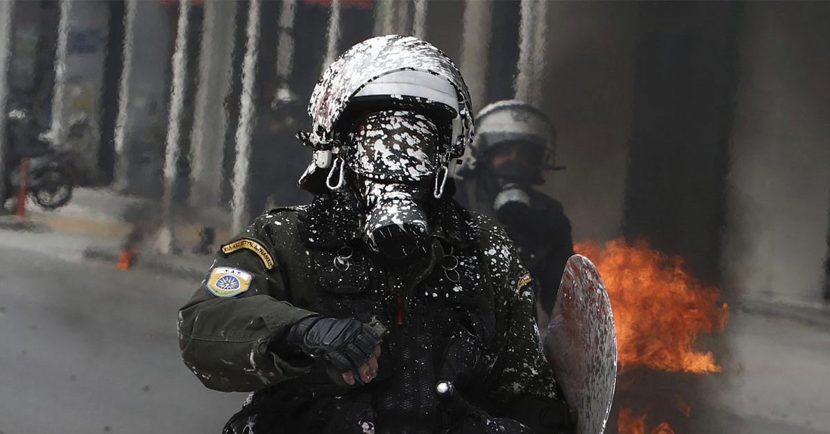 19 Riot Photos That Would Make Great Paintings