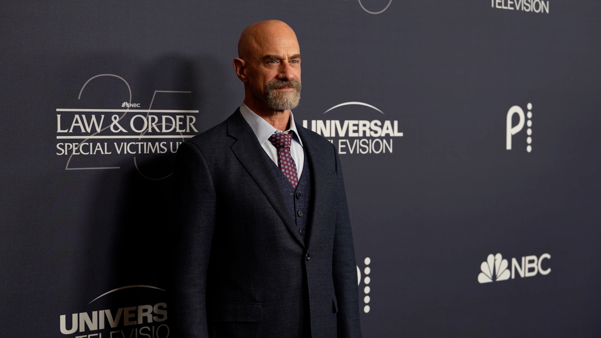 El viaje de Christopher Meloni: De quarterback de instituto a galán de ...