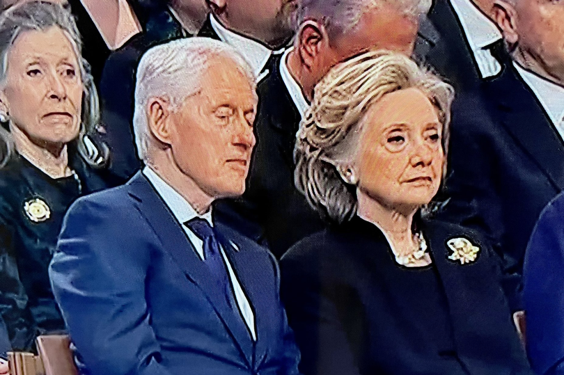 Brutal moment Bill Clinton and Hillary pointedly snub Trump and Melania ...