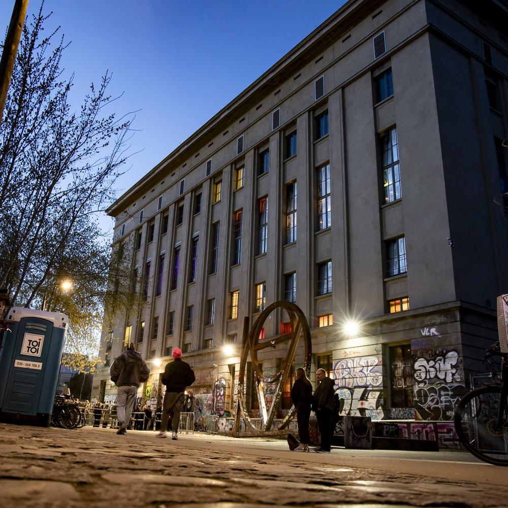 Gegen Regeln im Berliner Berghain verstoßen: Londoner DJ-Duo filmt ...