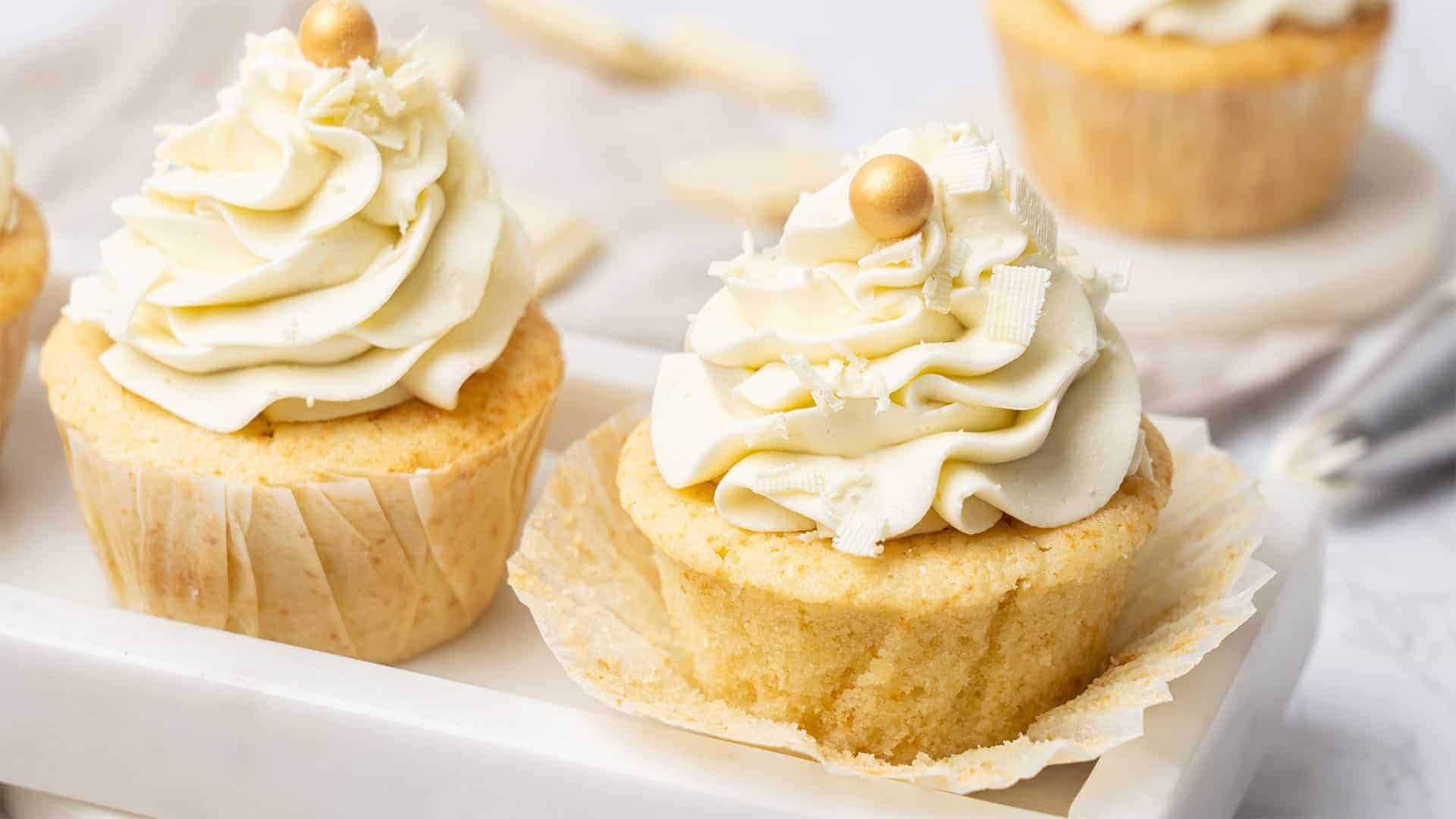 25 Cupcakes That Are Too Pretty to Eat (Almost)