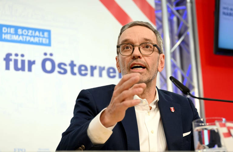 Thousands rally against possible far-right government in Austria Thousands rally against possible far-right government in Austria