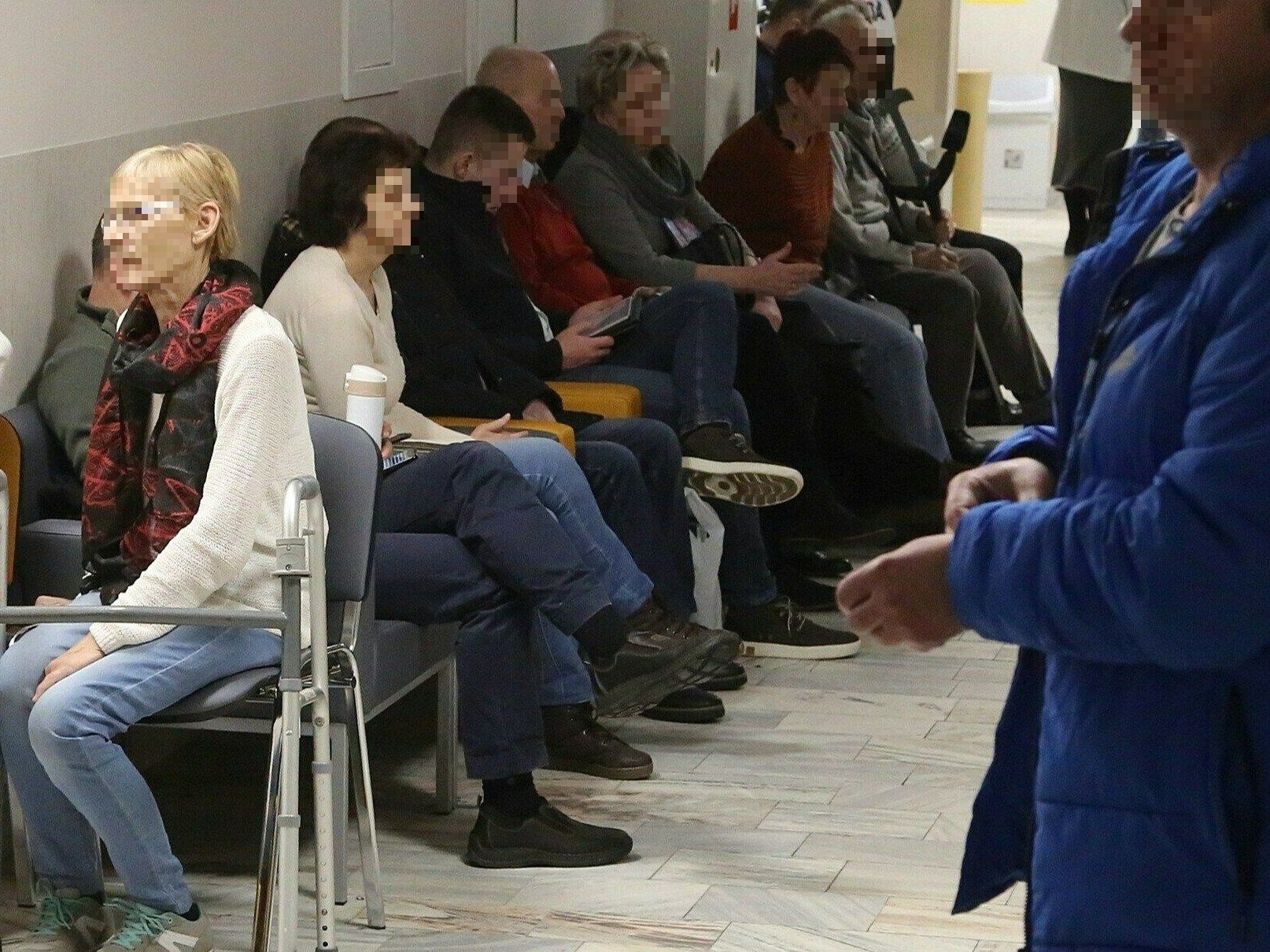 1,36 mln nieodwołanych wizyt lekarskich mimo 14 mln wysłanych SMS-ów