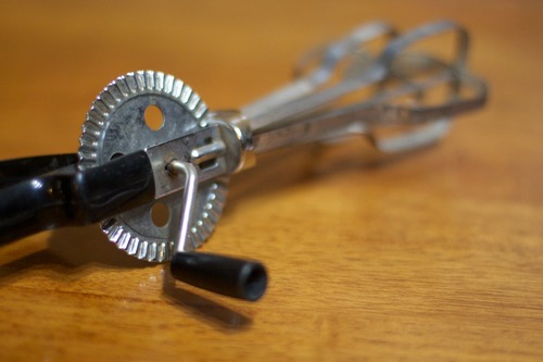 12 Obsolete Kitchen Gadgets from the Past That Are Collector’s Items