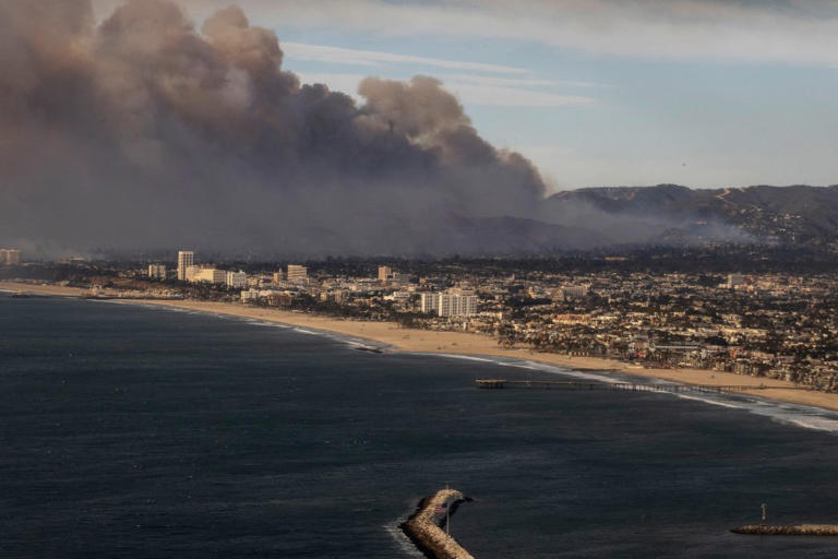 Photos capture wildfires ravaging Southern California
