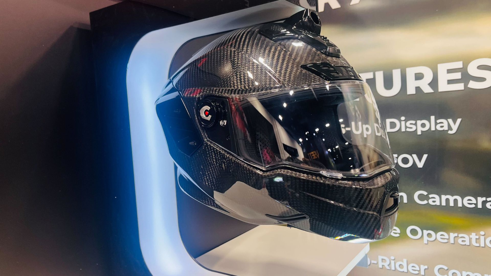 World’s most smartest AI motorcycle helmet launched, reducing reliance ...