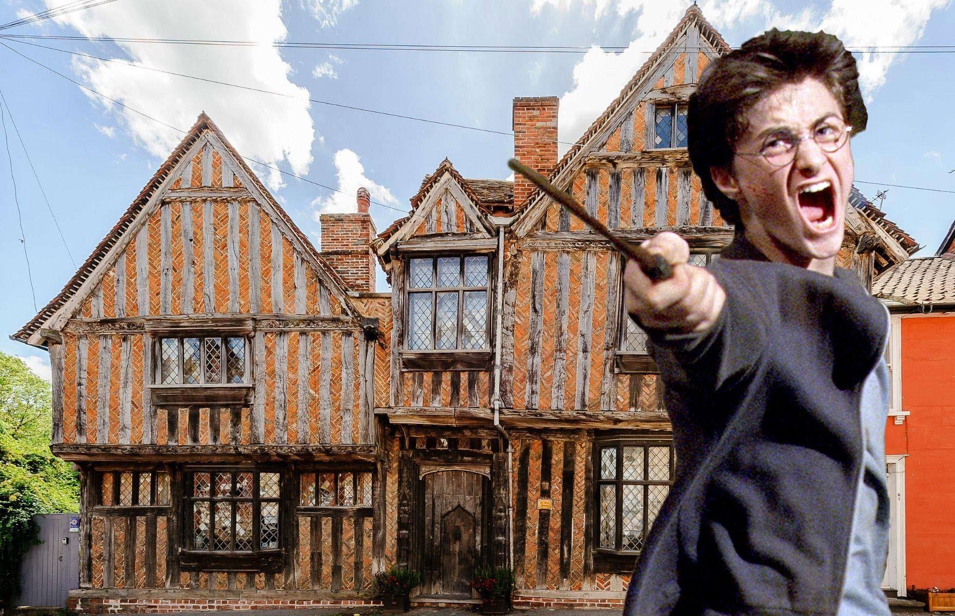 15 iconic movie homes that exist off-screen