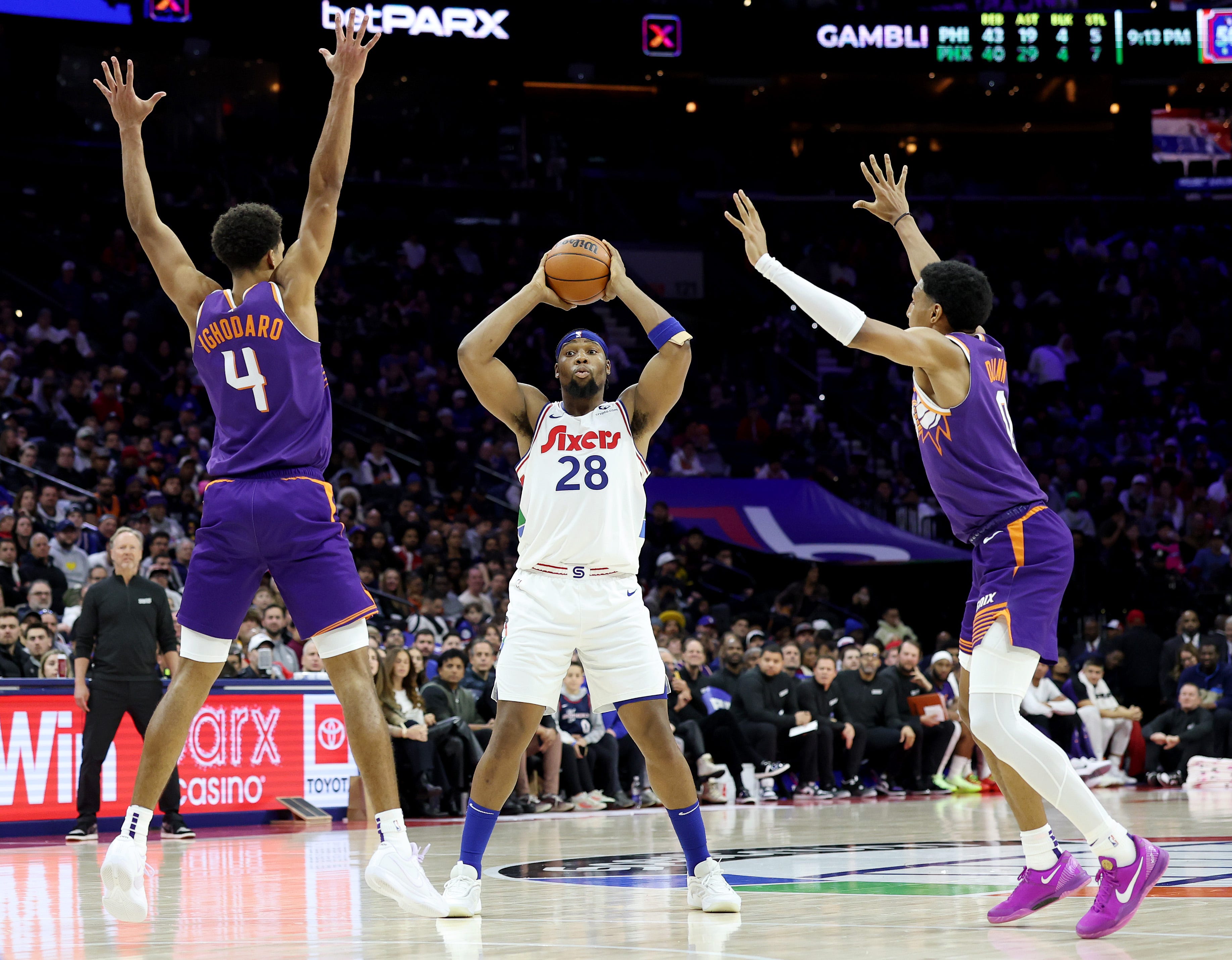 Phoenix Suns rookies Ryan Dunn, Oso Ighodaro have stepped up amid team ...