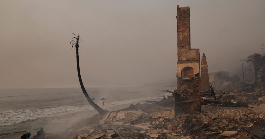 LIVE: More evacuations ordered after fast-moving Kenneth fire ignites ...