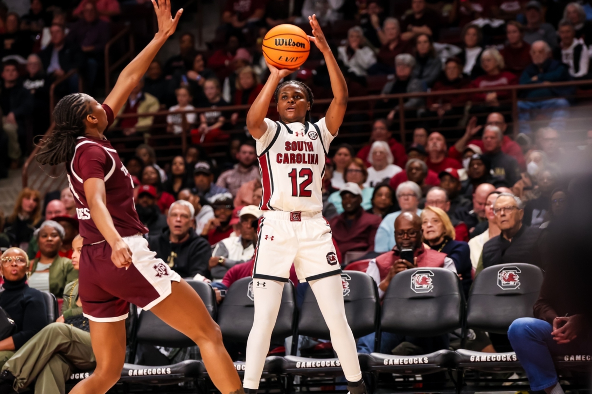 Women's Top 25 roundup: No. 2 Gamecocks win 50th straight SEC game