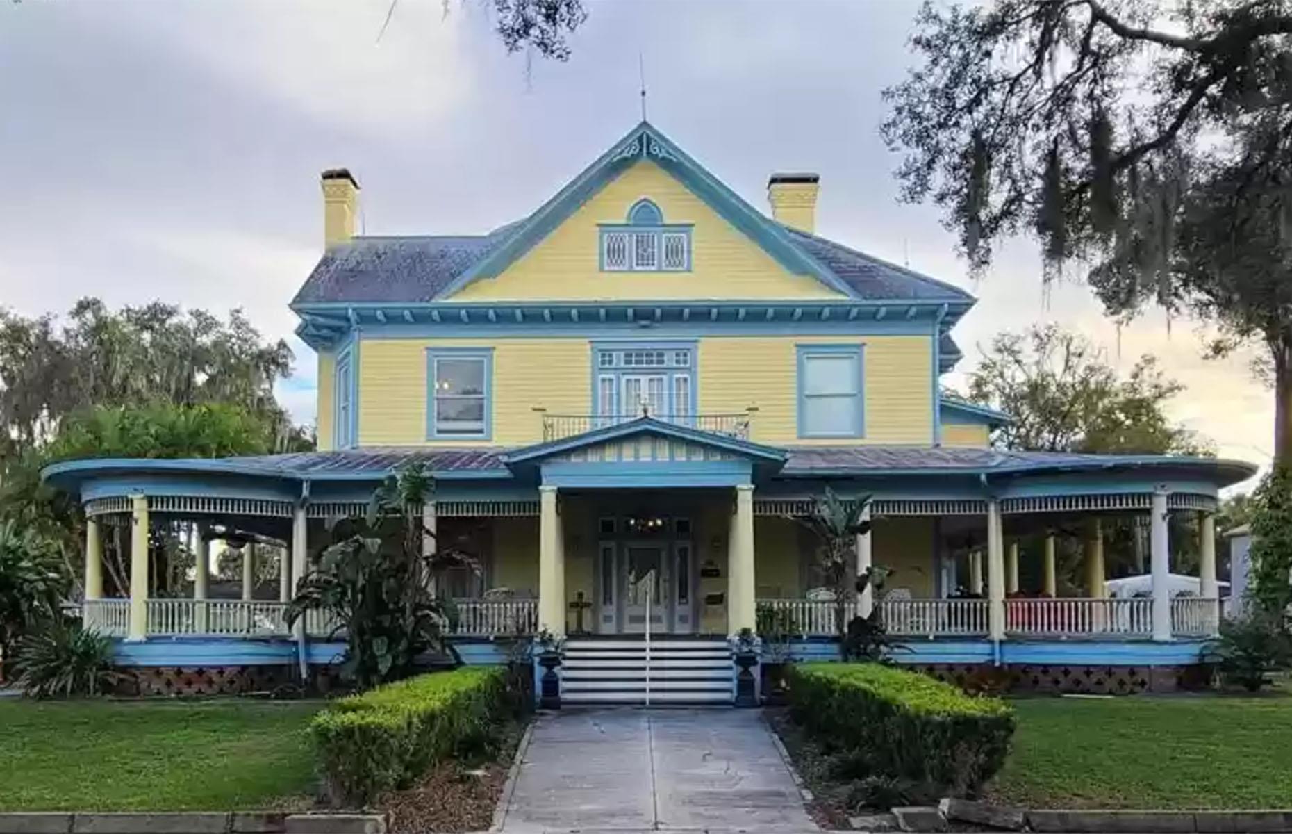 See inside 15 iconic homes from famous films