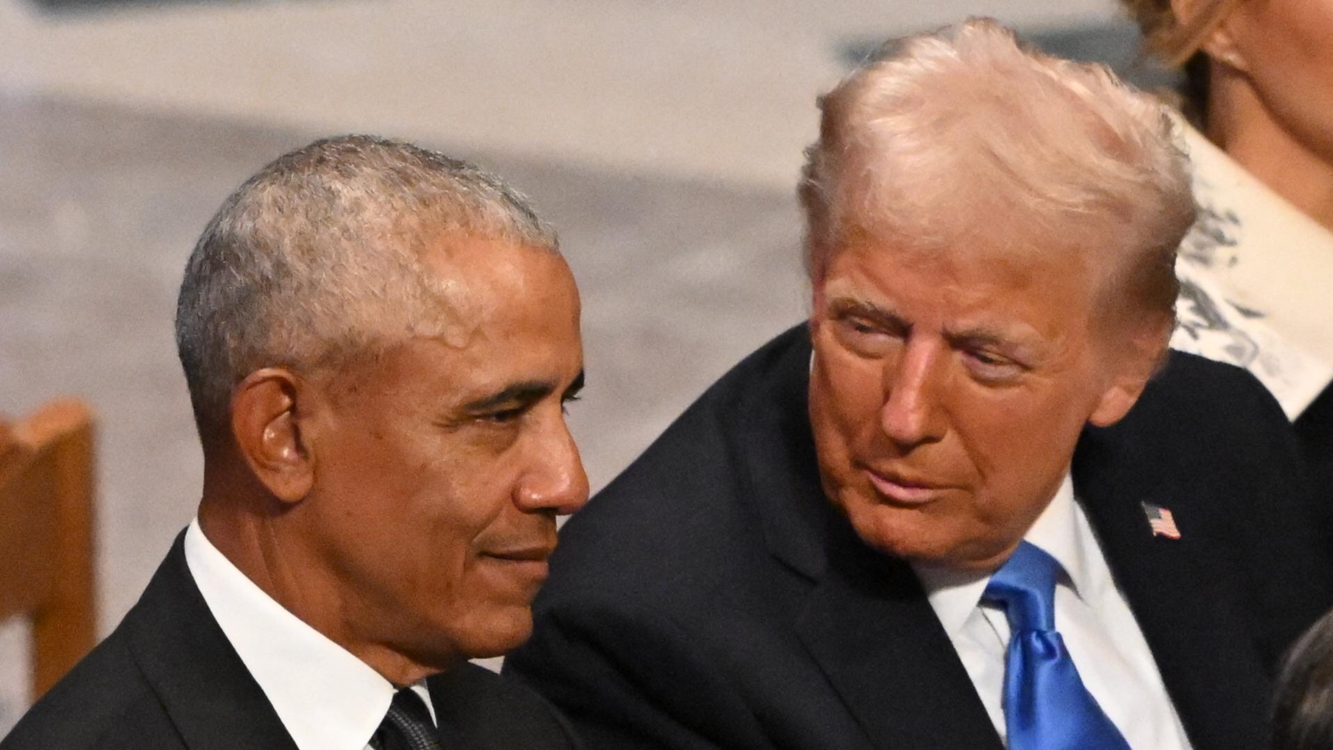 Donald Trump et Barack Obama en grande conversation aux funérailles de ...