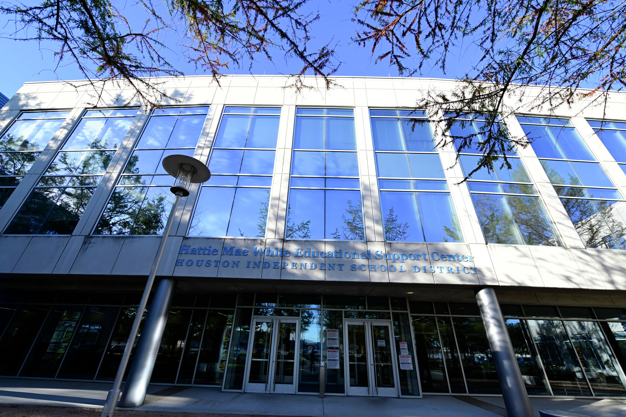 121 Houston ISD campuses receive D or F in long-delayed TEA report