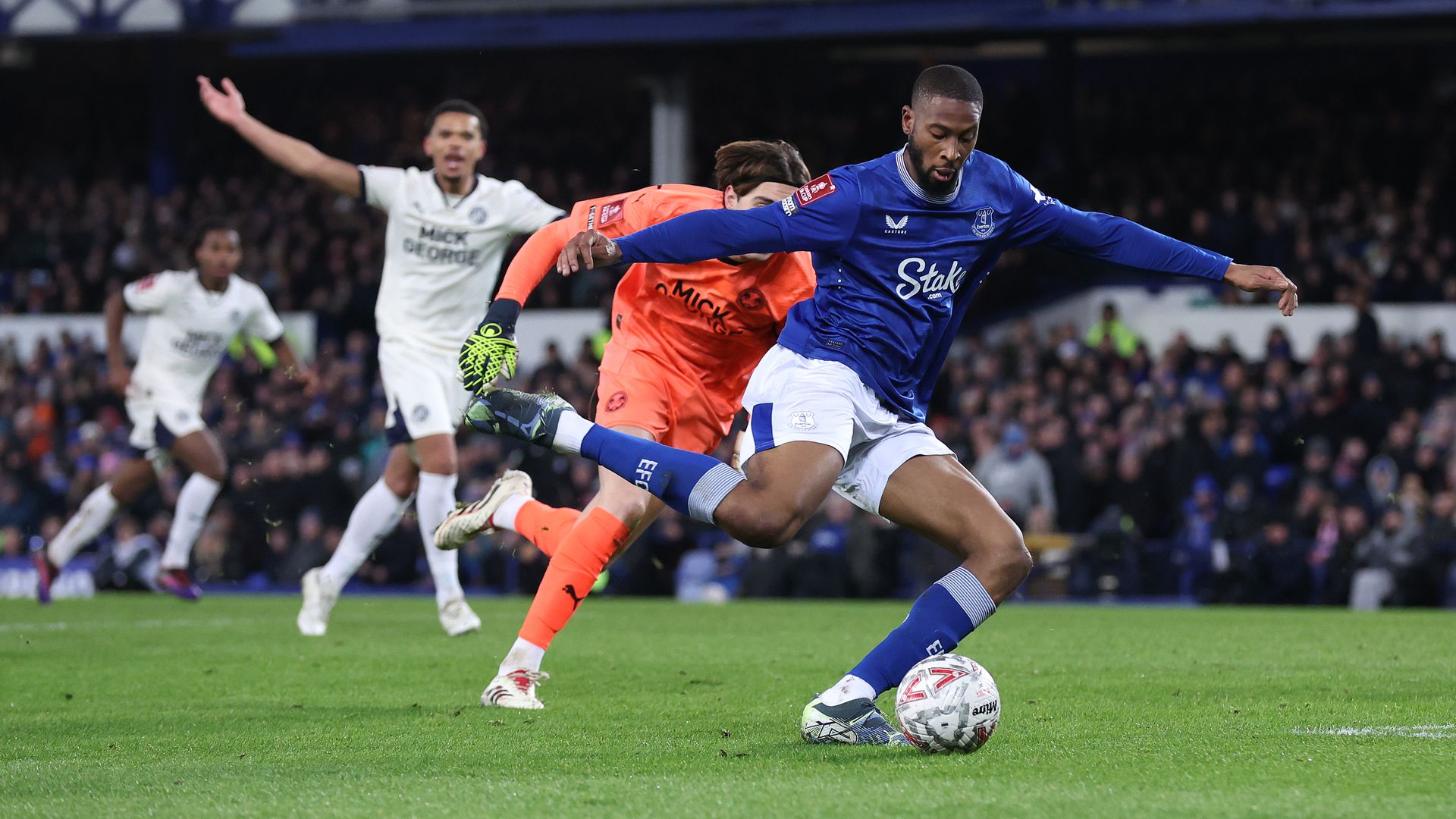 Everton 1-0 Peterborough: FA Cup Live | Broja, Harrison & Young on