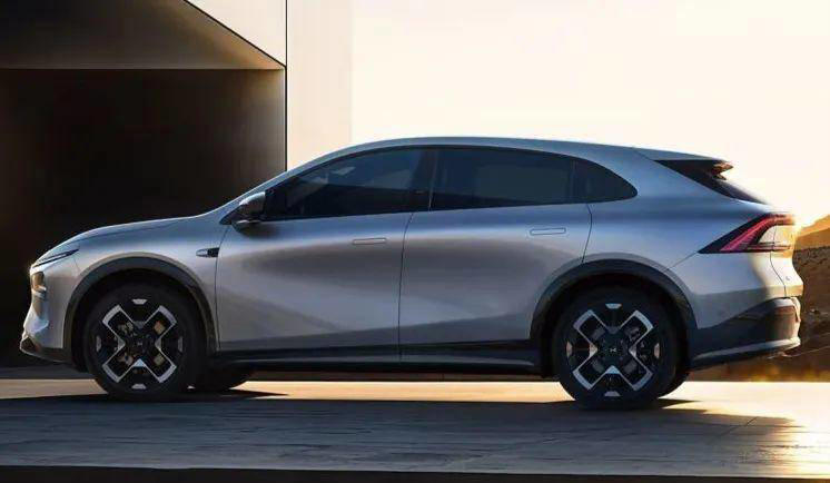 小鹏G7霸气来袭！全满配AI，要硬刚特斯拉Model Y和小米YU7？