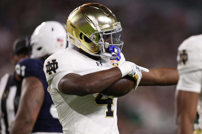 Jeremiyah Love as a Wildcat quarterback? Notre Dame football star learns to read defenses