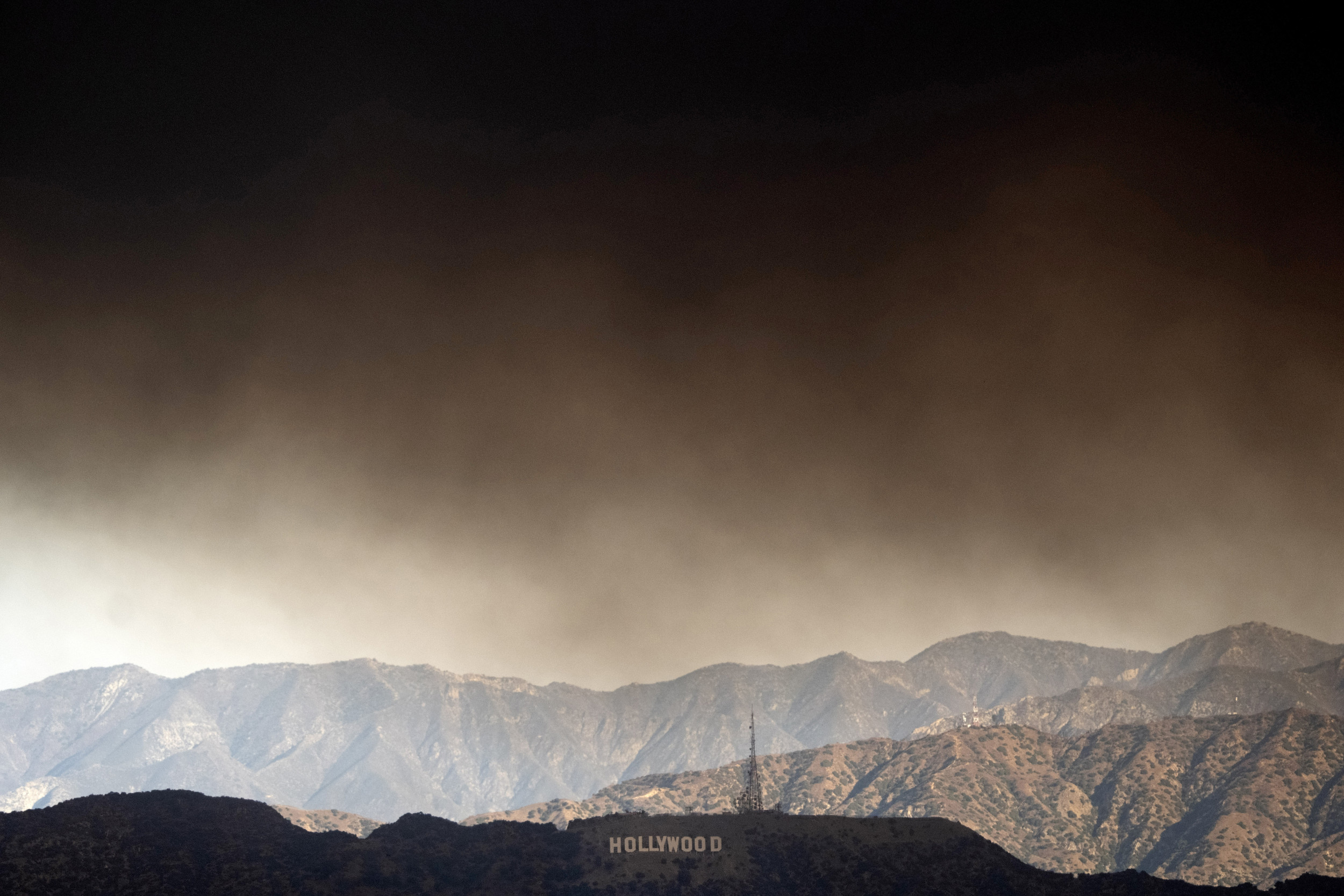 Map Reveals Where Air Quality Is the Worst in LA Following Multiple Fires