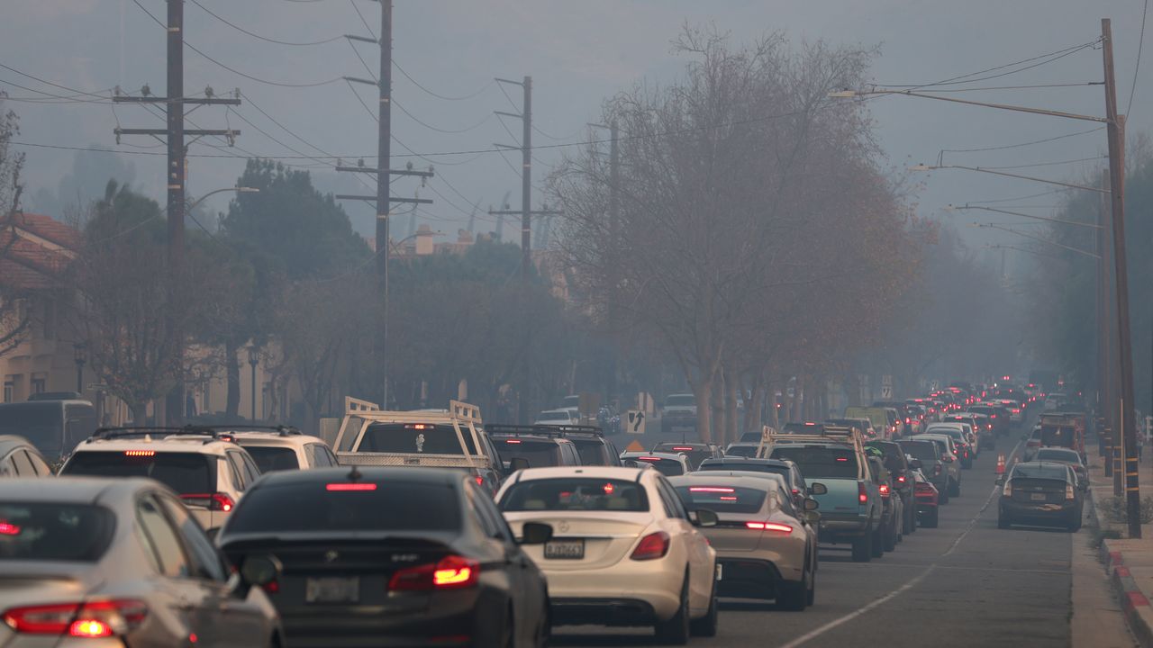 New California fire explodes across 2 counties: NFL moves Vikings-Rams ...