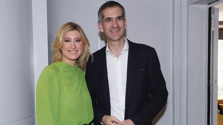 Σία Κοσιώνη - Κώστας Μπακογιάννης | Βόλτες στη Νίσυρο για προσκύνημα ...