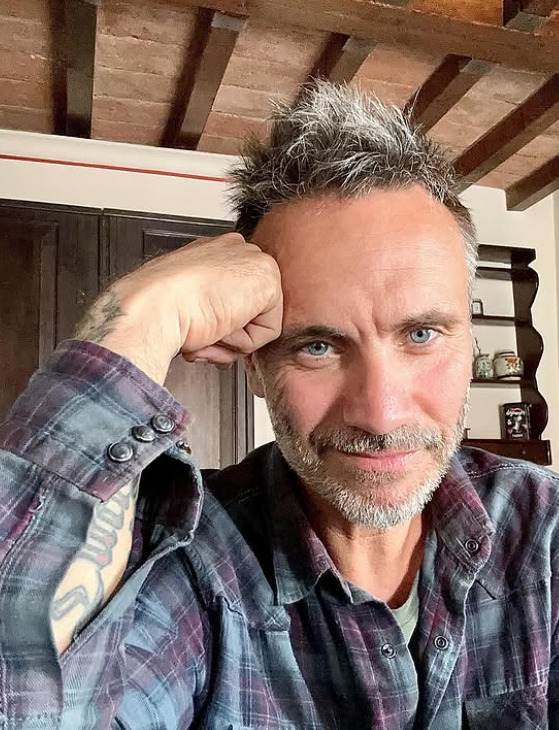 Nek torna con “Dalla Strada al Palco”, chi è il cantante? Età, altezza ...