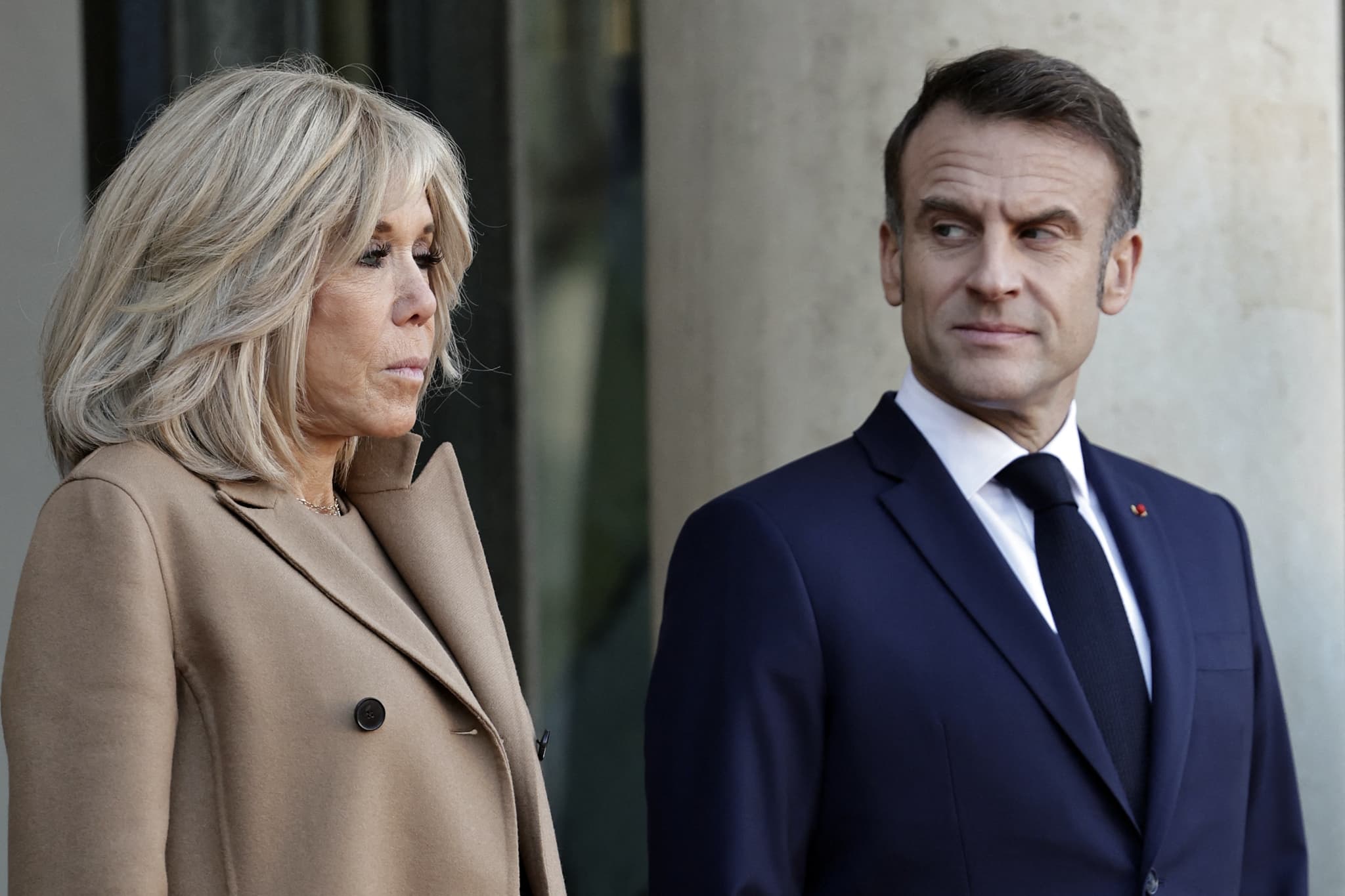 Rumeurs transphobes contre Brigitte Macron: le couple présidentiel va ...