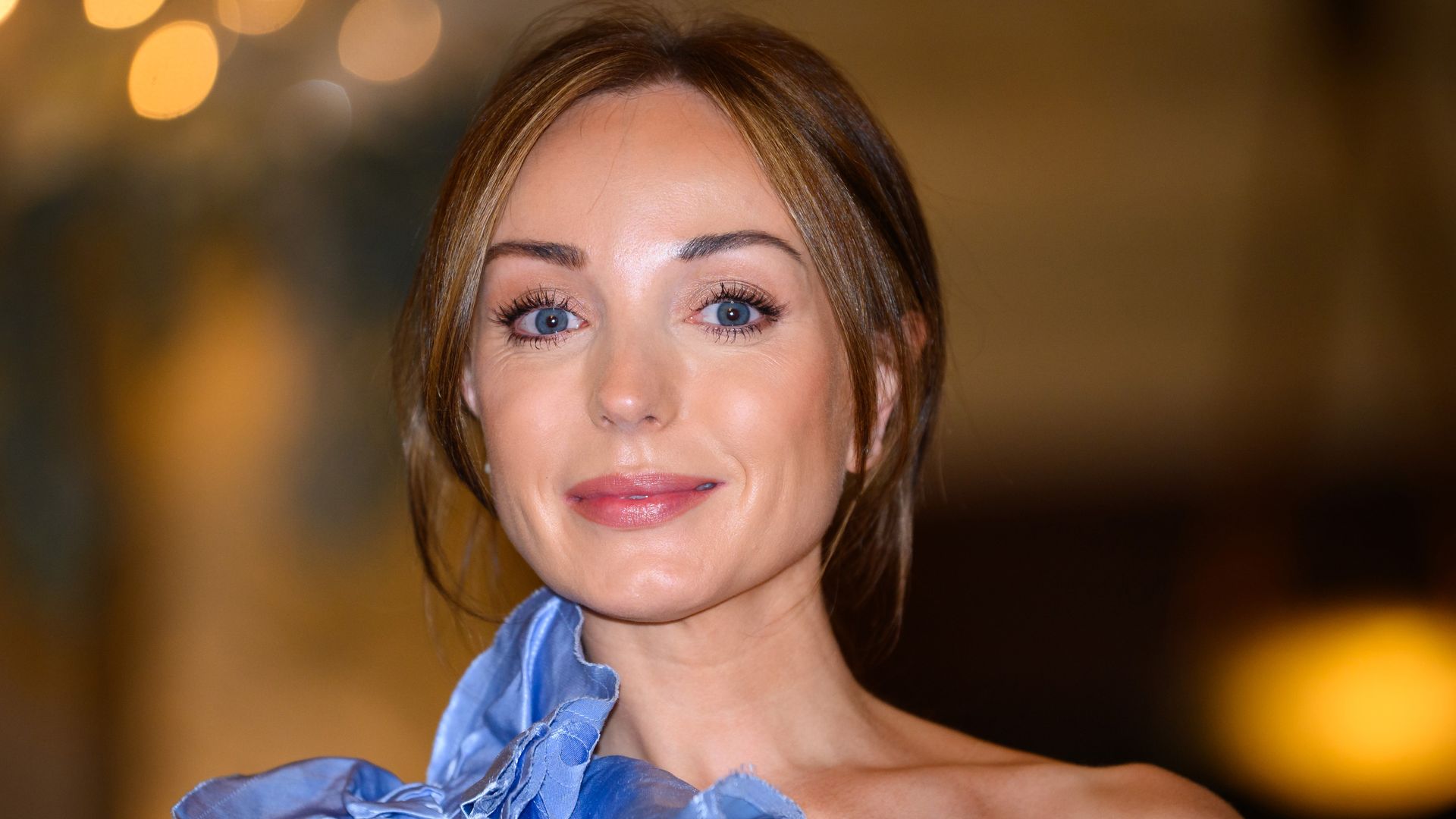 Helen George shows off incredible physique in skin-tight outfit and ...