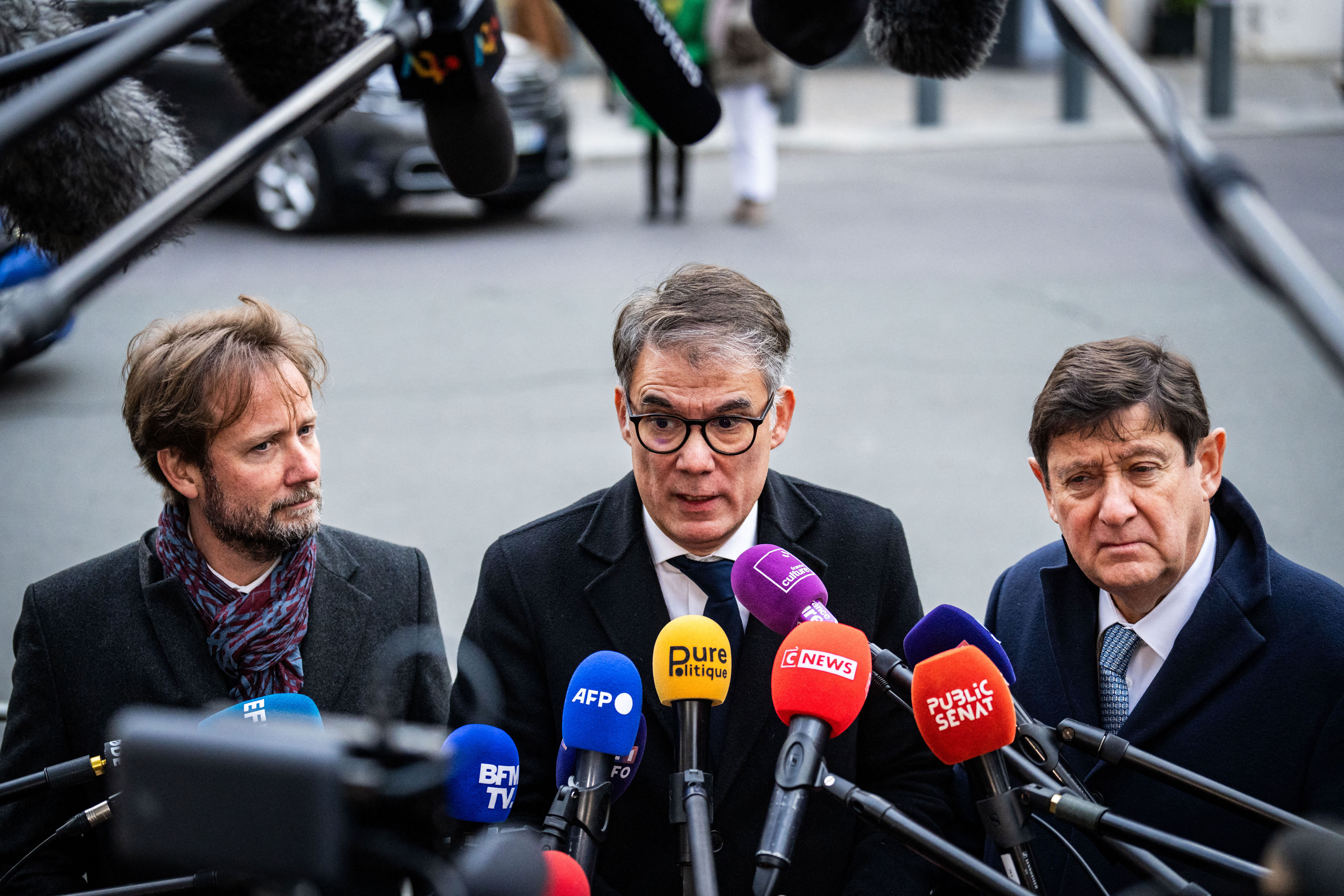 Négociations avec le gouvernement Bayrou : cacophonie à gauche sur la ...