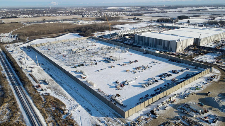 Microsoft data center will use enough electricity for 300,000 homes ...