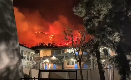 Terrifying Footage of Eaton Canyon Wildfire in California