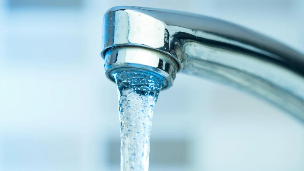 Une vague de chaleur précoce place l’eau potable sous surveillance dans ...
