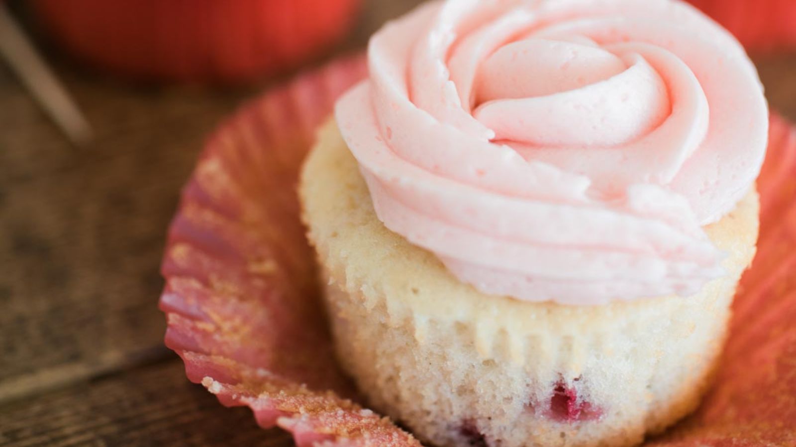 18 stuffed cupcakes bursting with gooey, decadent centers