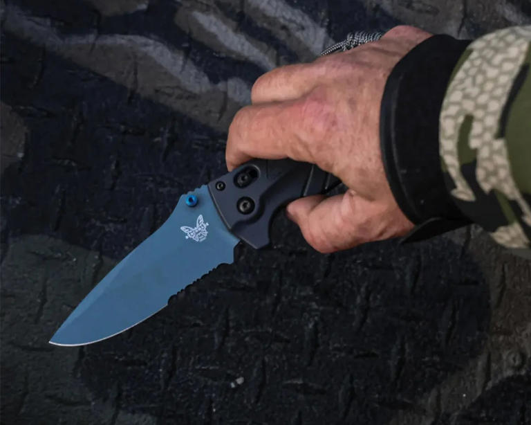 This Strong, Ambidextrous Feature Has Quietly Flooded the EDC Knife ...
