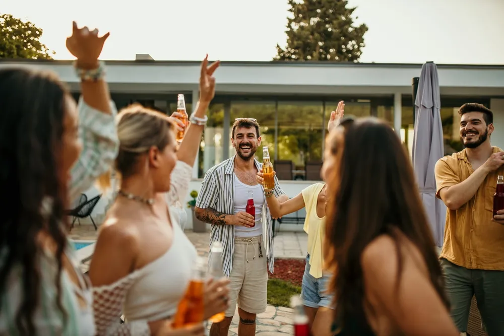 15 Cringe Things You Should Never Do At A Group Gathering