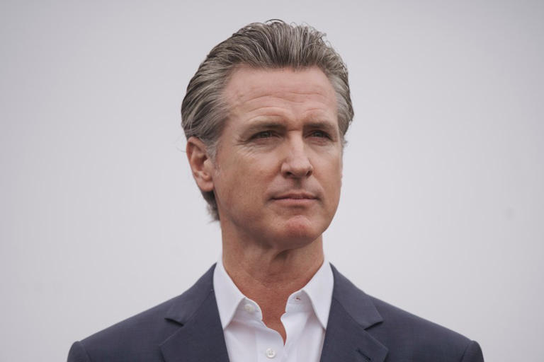Newsom orders state employees back to the office four days a week later ... Newsom orders state employees back to the office four days a week later ...