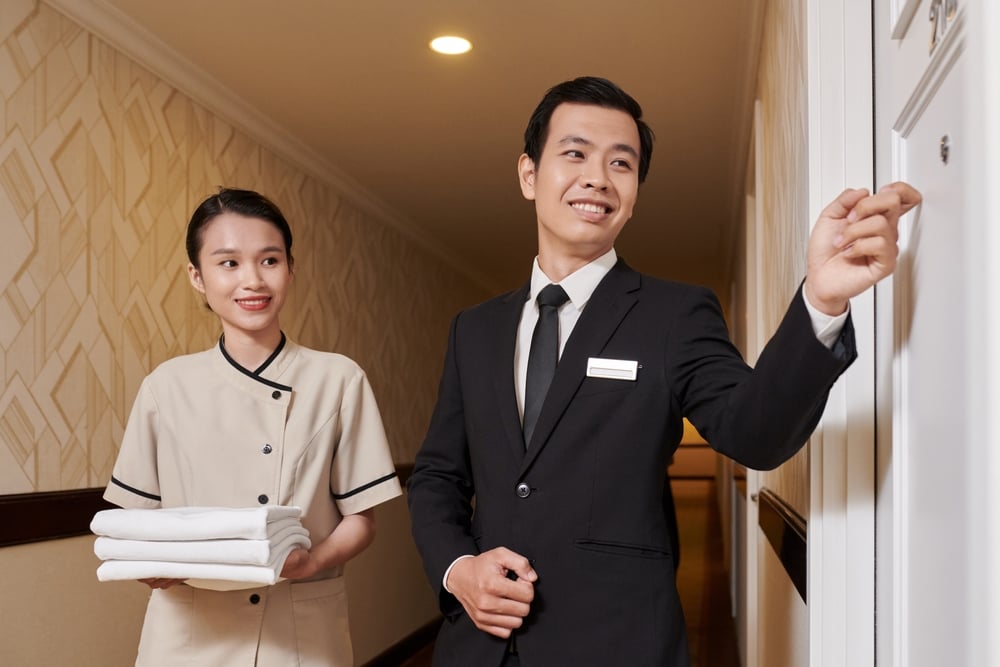 13 Things You Should Never Take From A Hotel
