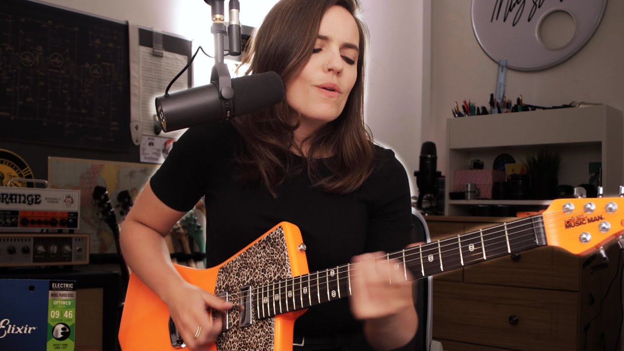 Stuck in the Middle with You – Stealers Wheel Cover by Mary Spender