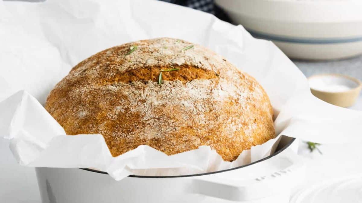 9 Homemade Bread Recipes Perfectly Baked In A Dutch Oven