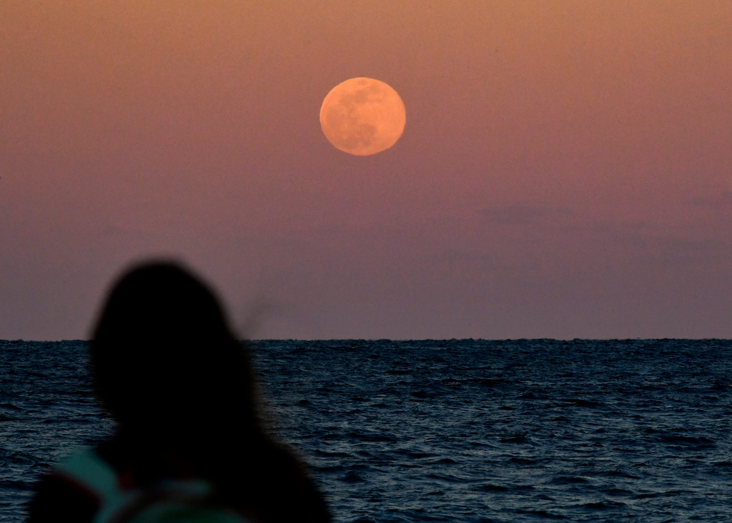 A rare event will make Mars invisible during tonight's full moon. Here ...